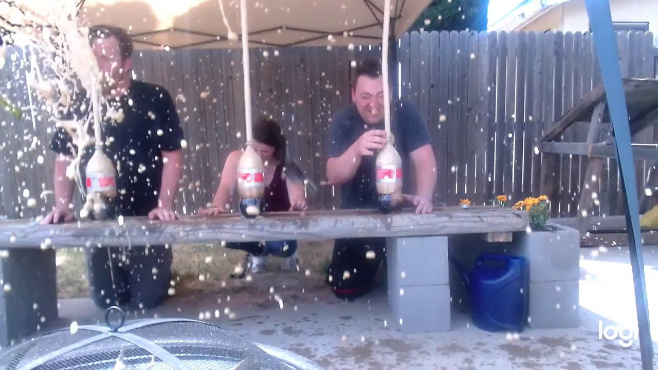 Coke and Mentos Challenge - YouTube