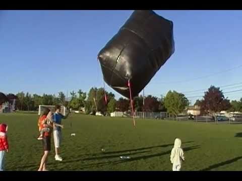 Launching a solar hot air balloon - YouTube