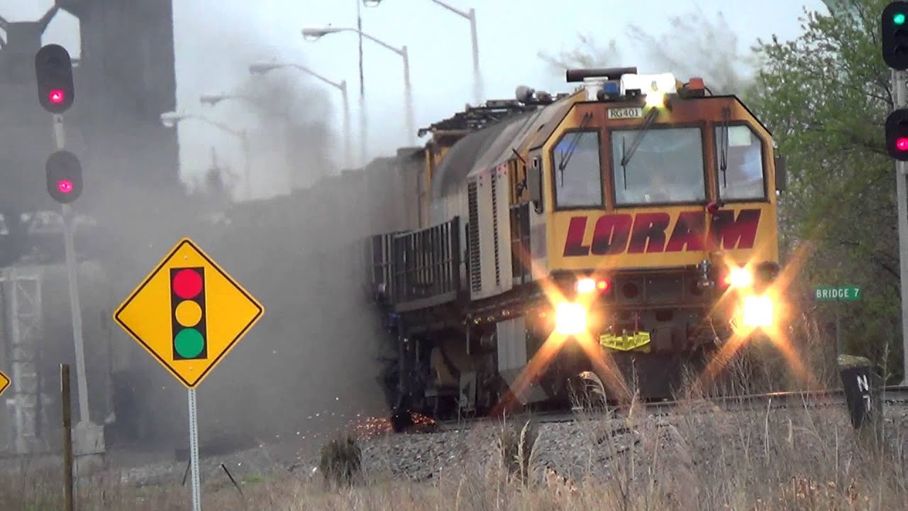 Loram RG 401 Rail Grinder at Bridge 7 and Windsor - YouTube