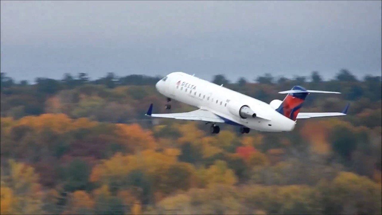 Delta Airlines CRJ-200 Take-off @ BTV - YouTube