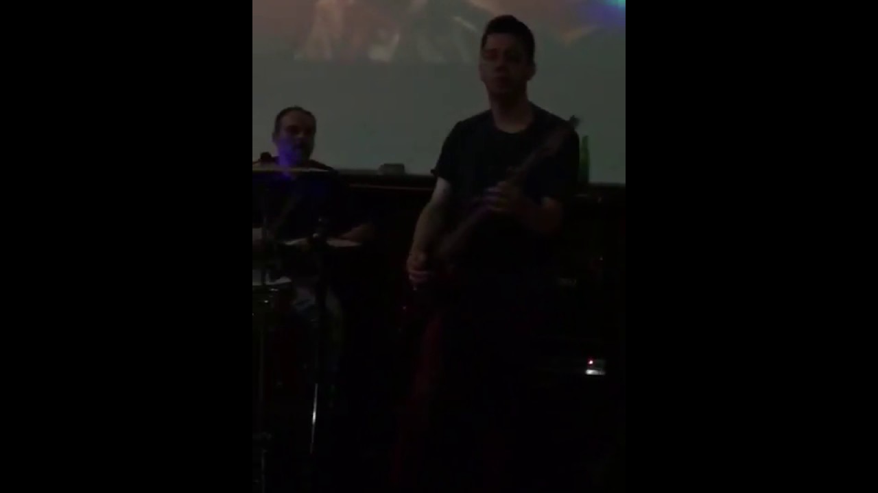 Bikini Girls With Machine Guns - YouTube