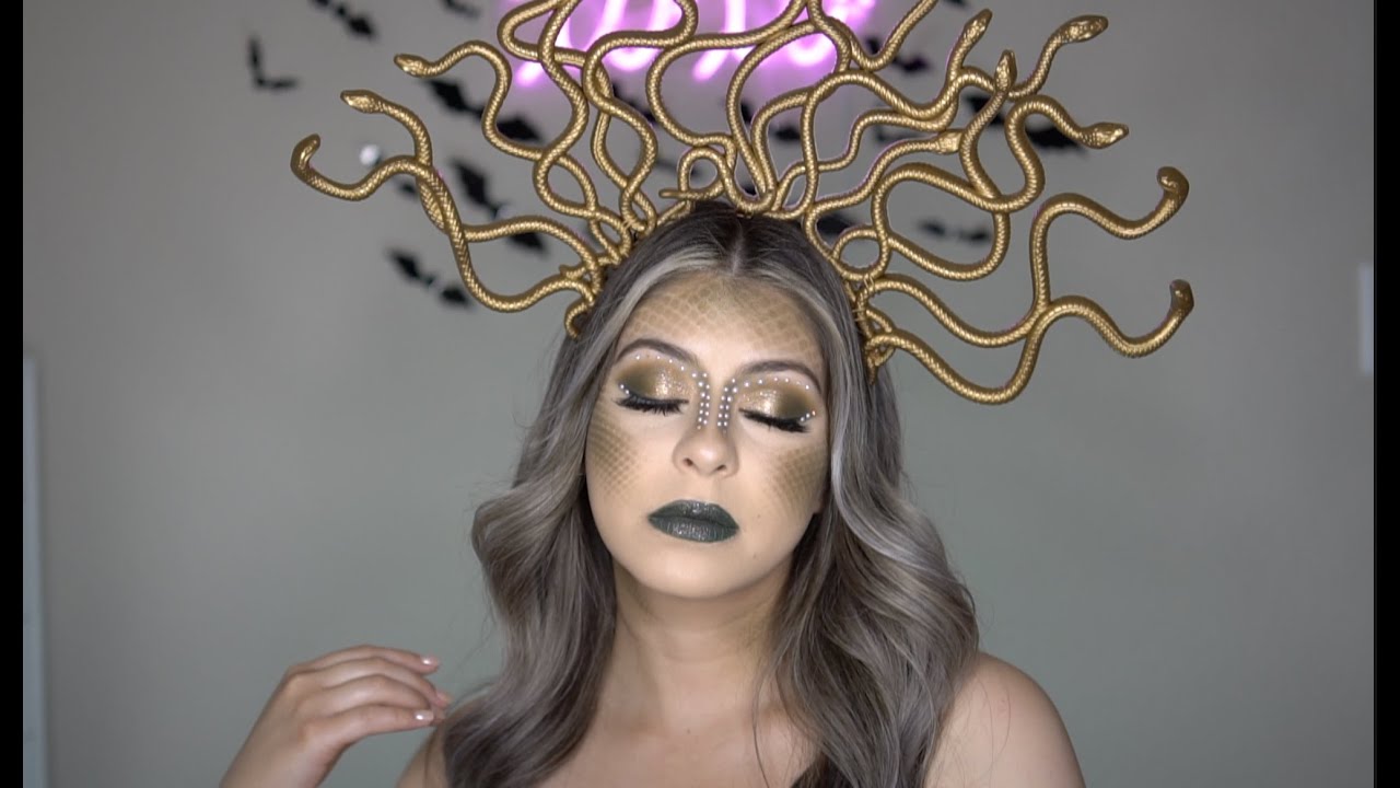 MEDUSA 🐍 - Halloween Makeup- SIMPLE AND EASY - YouTube