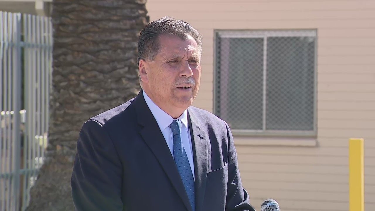 Sheriff-elect Robert Luna holds first press conference - YouTube