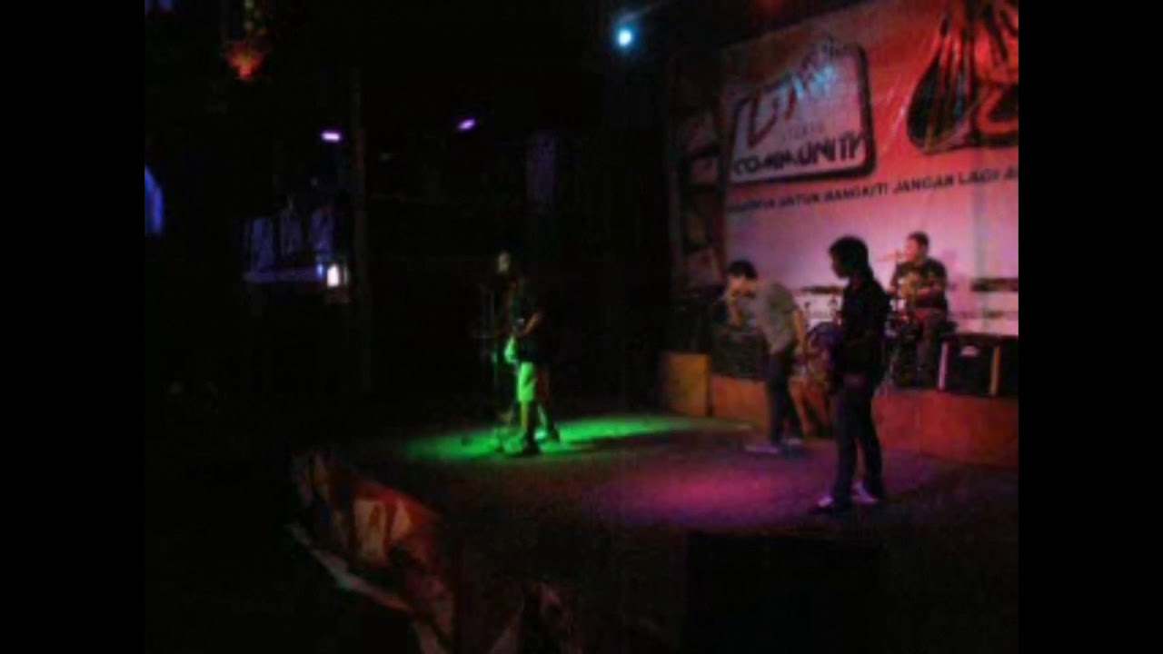 Away from the sun @bali peanut club ngamen malam sabtu 16 mei 2009 ...