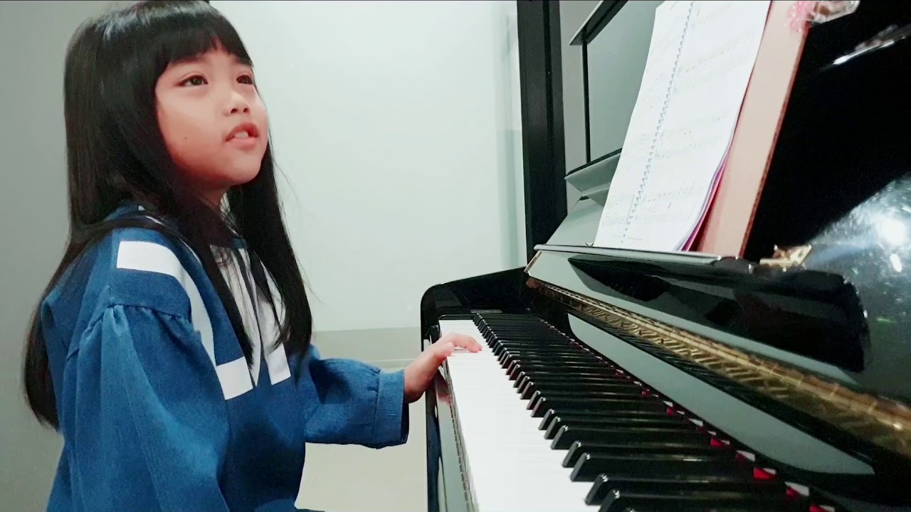 พลอยขวัญ ทบทวนScales&Broken triad (Initial Grade) - YouTube