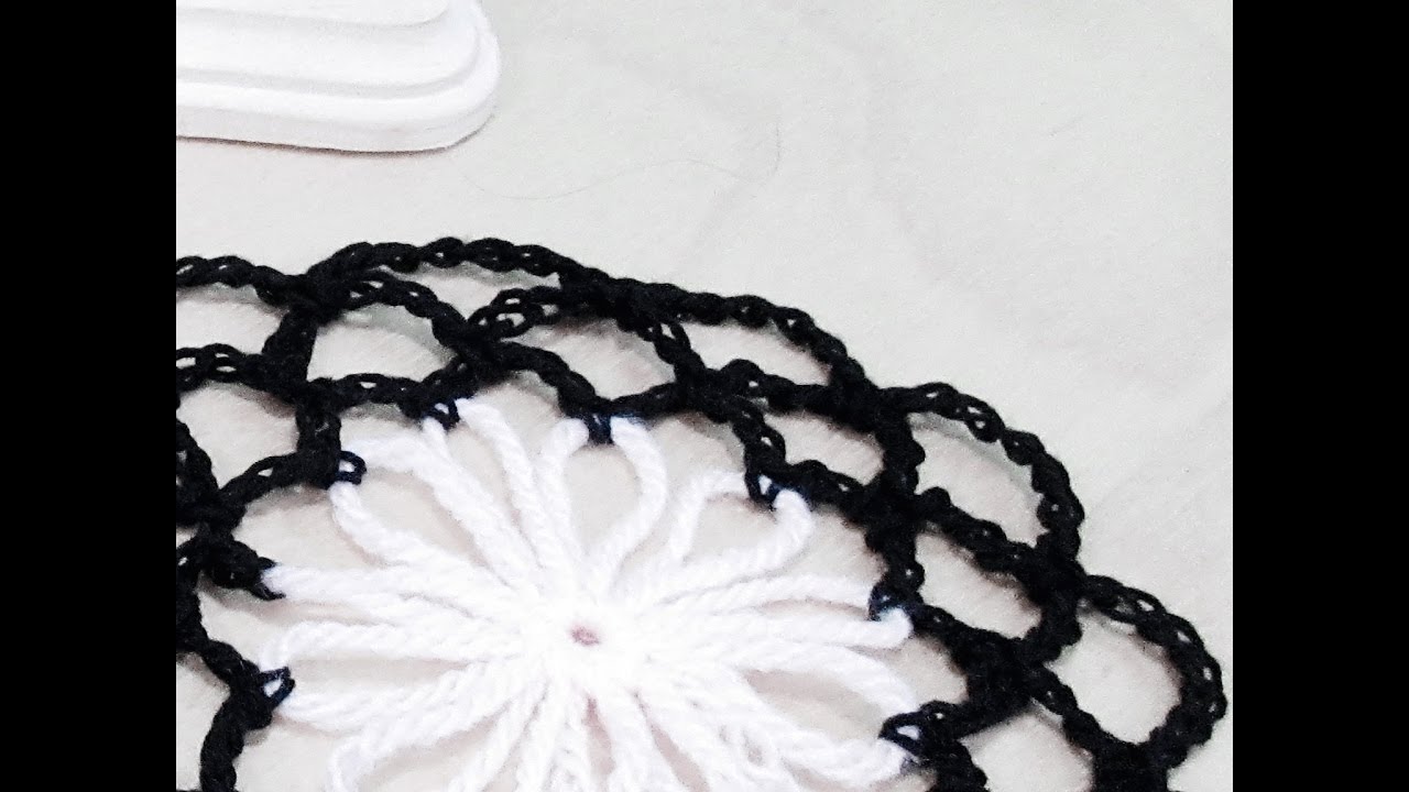Crochet loom flower motive for begginers - YouTube