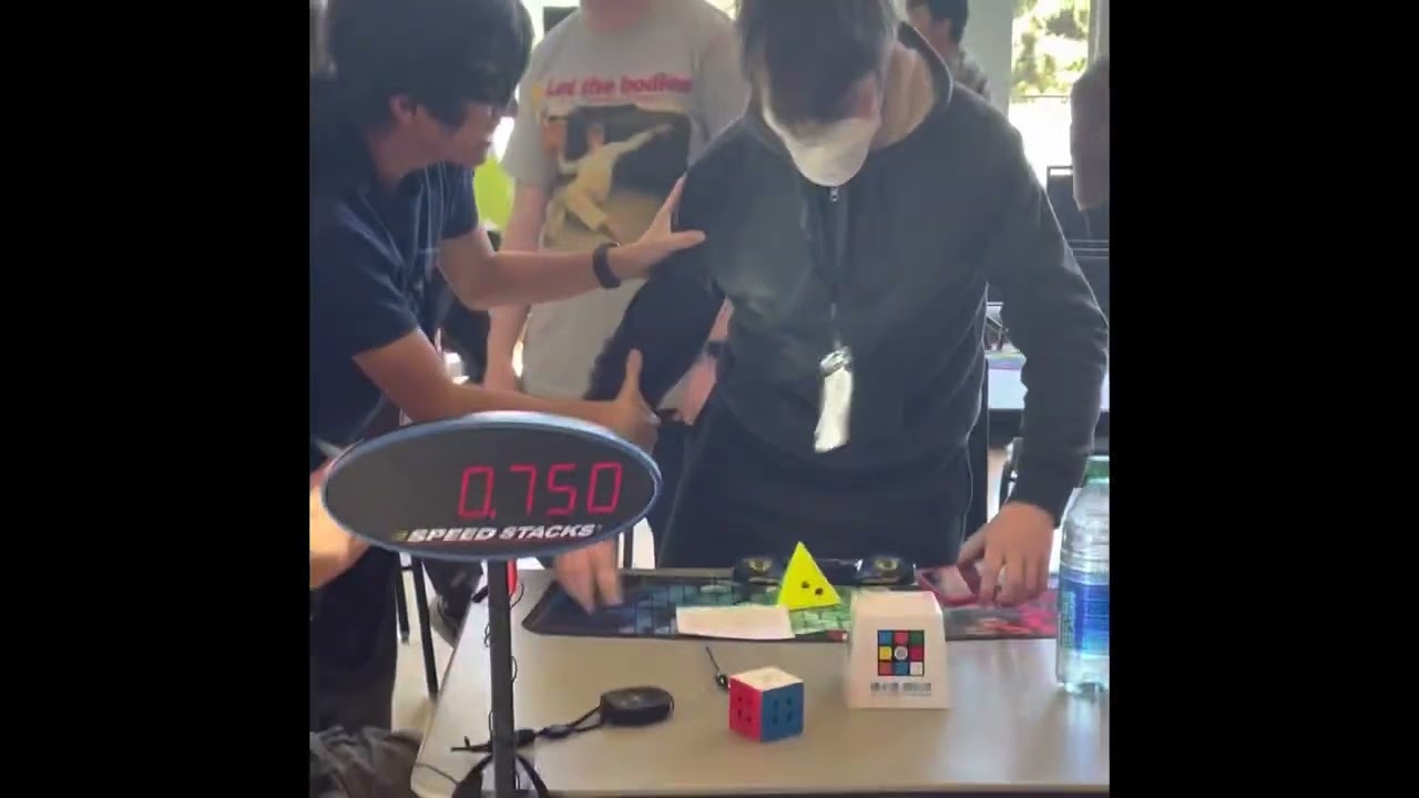 Pyraminx world record 0.75 Elijah Brown - YouTube