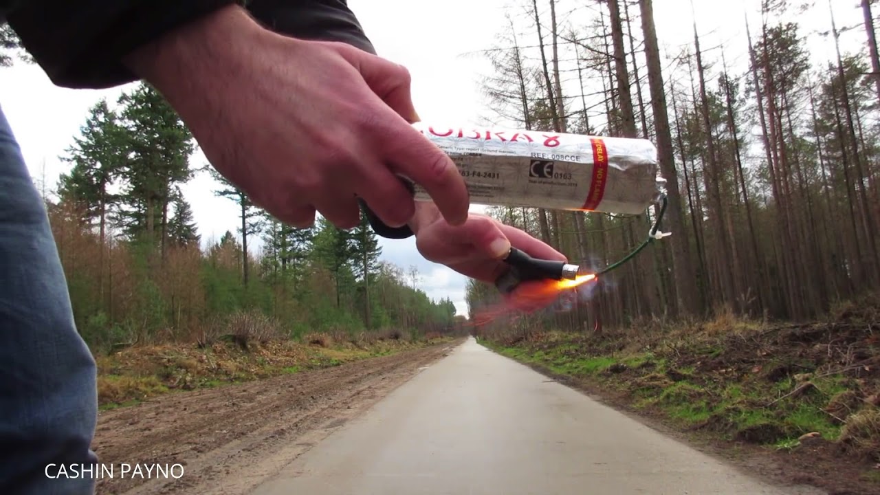 COBRA 8 Di Blasio Elio Vuurwerk ook in 2022 Te koop! - YouTube