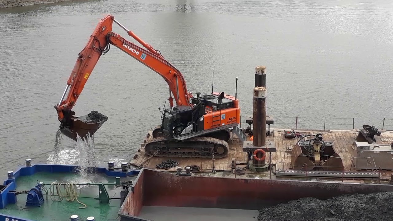 Hitachi Zaxis 470 LCH - YouTube