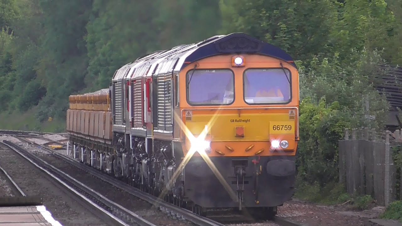 Trains at Shawford (Including 66783 " The Flying Dustman") 03.06.19 ...