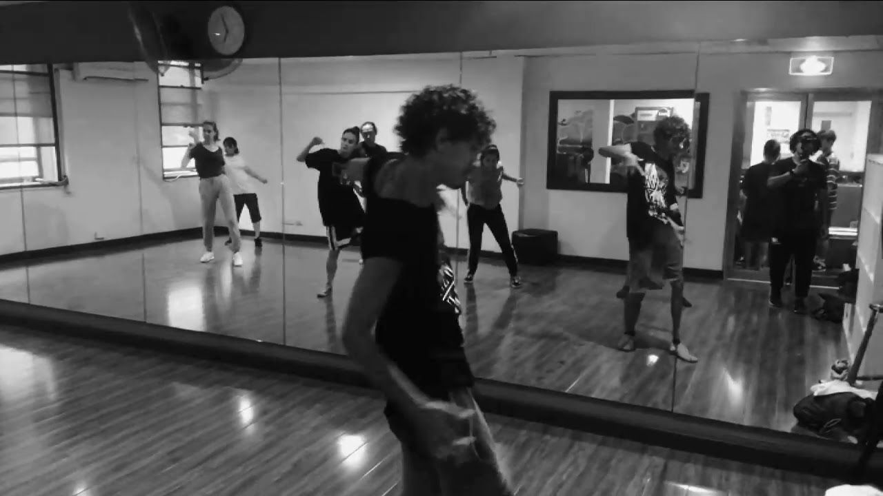 Crossover Dance Studio - House Beginners - YouTube