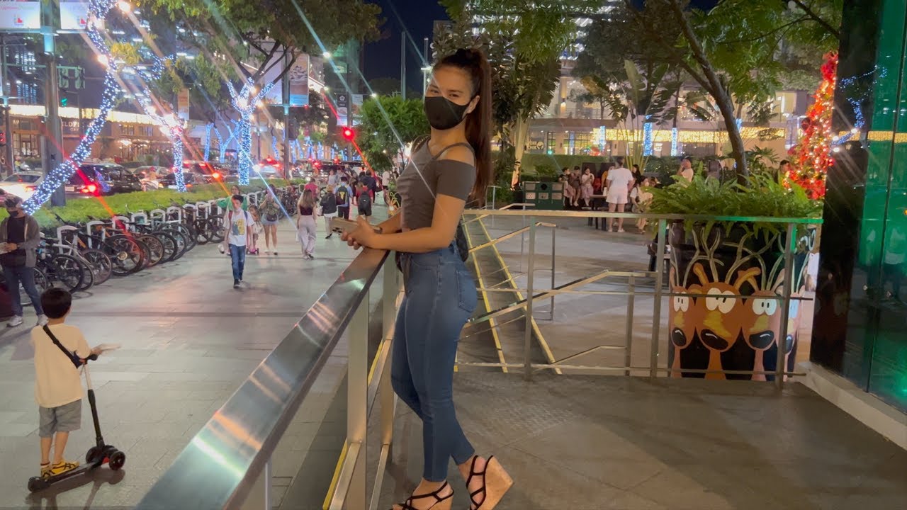 BGC Philippines Christmas Time Night Life, Cute Girls & More! 🇵🇭 - YouTube