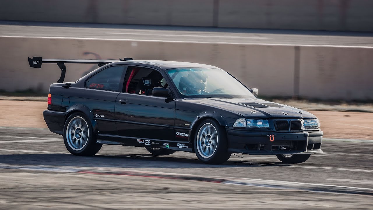 A lap around High Plains Raceway in a BMW E36 - YouTube