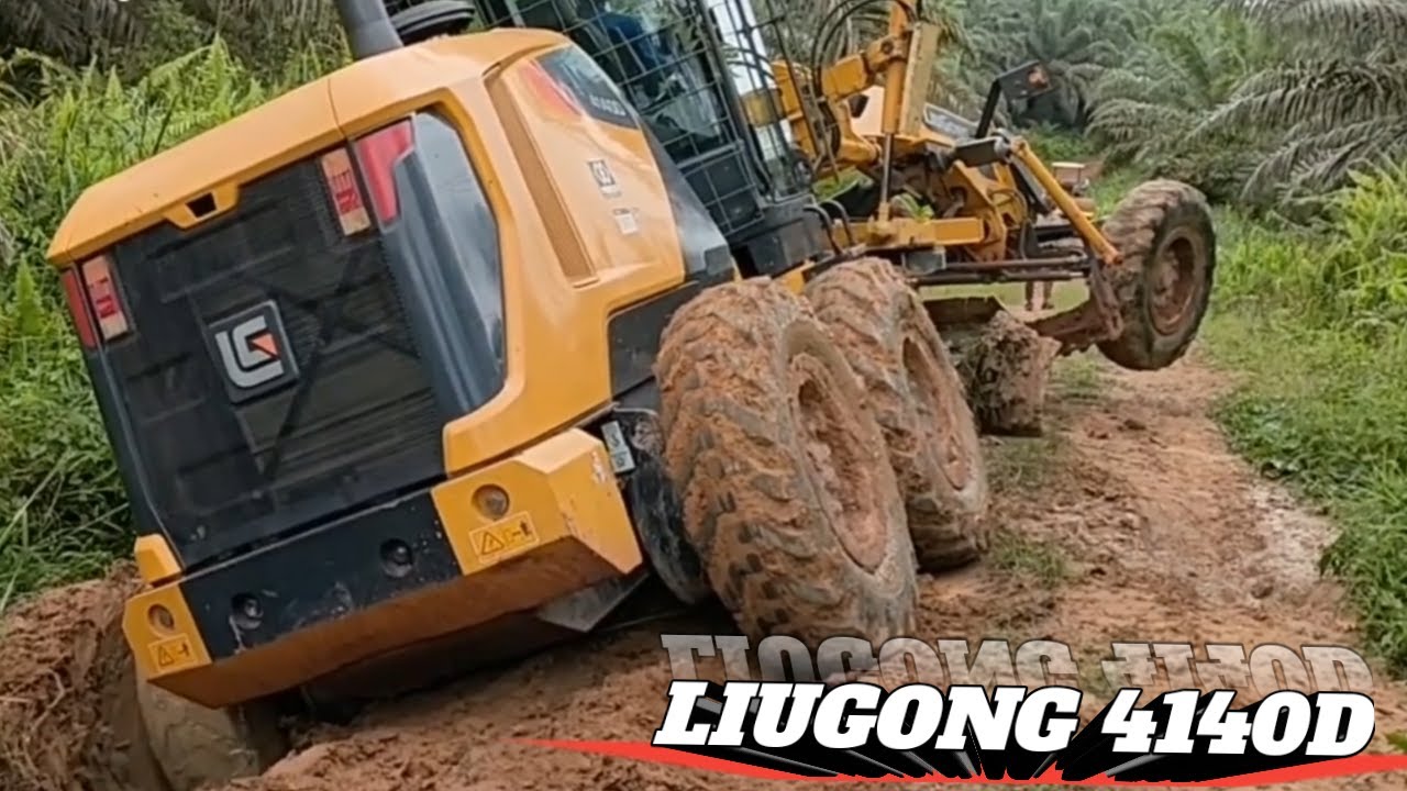 Detik-detik selamat nya alat berat grader liugong 4140d terpuruk miring ...