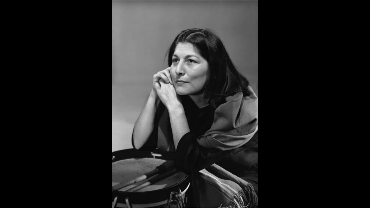 "Alfonsina y el mar" Mercedes Sosa - YouTube