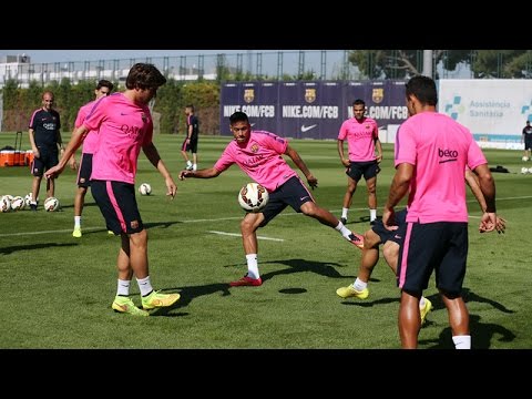 Training session (28/08/2014). Neymar Jr rejoins squad for training ...