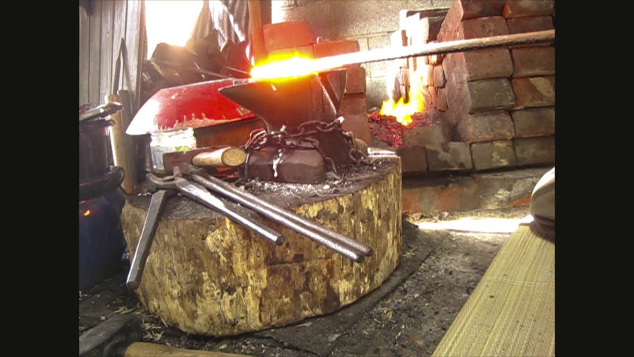 Forging a Tanto - Forge Welding Kobuse Steel Blade - YouTube