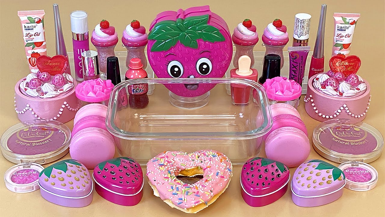 Pink STRAWBERRY SLIME Mixing makeup and glitter into Clear Slime ASMR ...