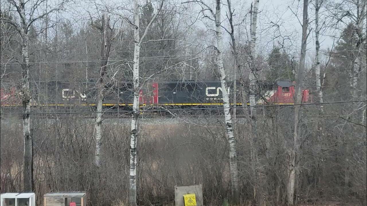 CN 5457 L519 Arrival at West Ladysmith on 1-31-24 - YouTube