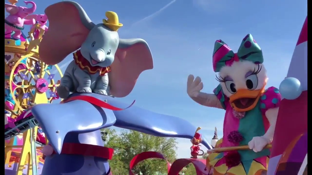Spring break Disney vacation staying onsite vs offsite - YouTube