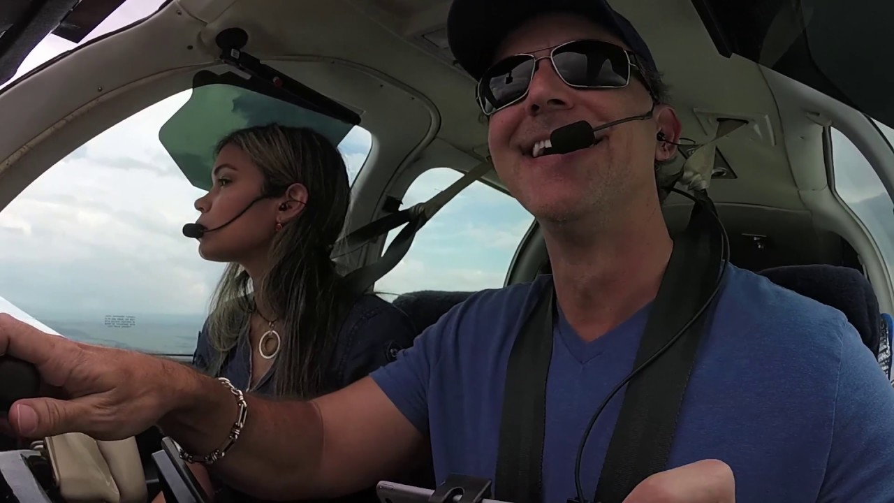 FIRST TIME FLYING AN AIRPLANE WITH NO TRAINING! - YouTube