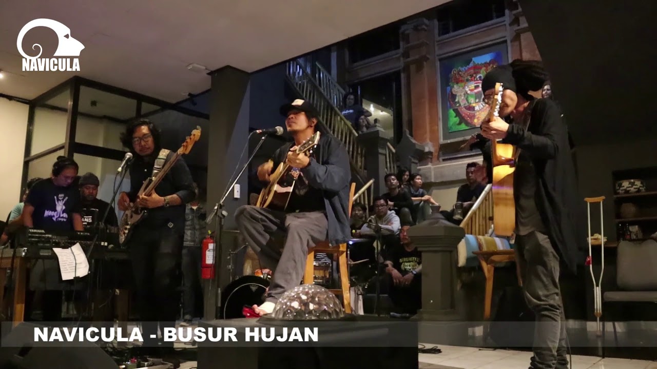 NAVICULA live acoustic BUSUR HUJAN at KOPERNIK - YouTube