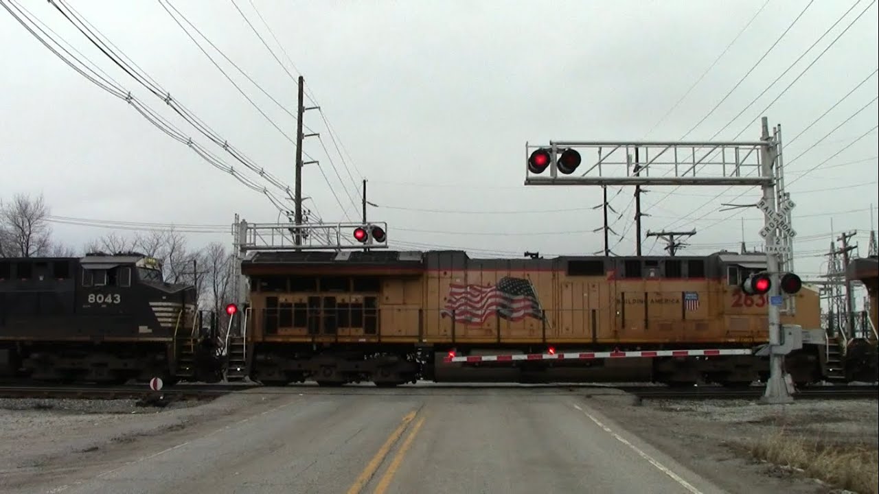 NS D68 w/ UP 7025, UP 2630, and NS 8043 Working at C.R. 200 West #1 in ...