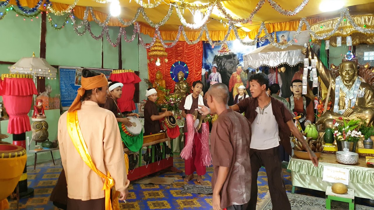 Myanmar -- Knife Dance - YouTube