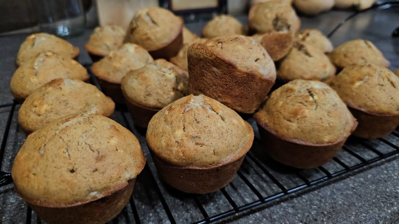 How to make Delicious Banana Nut Muffins from our Bulk Muffin Mix ...