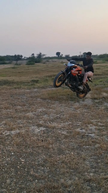 NS bike stand 😀 #nsrider #rider #stunt #trendingshorts #viralshorts # ...