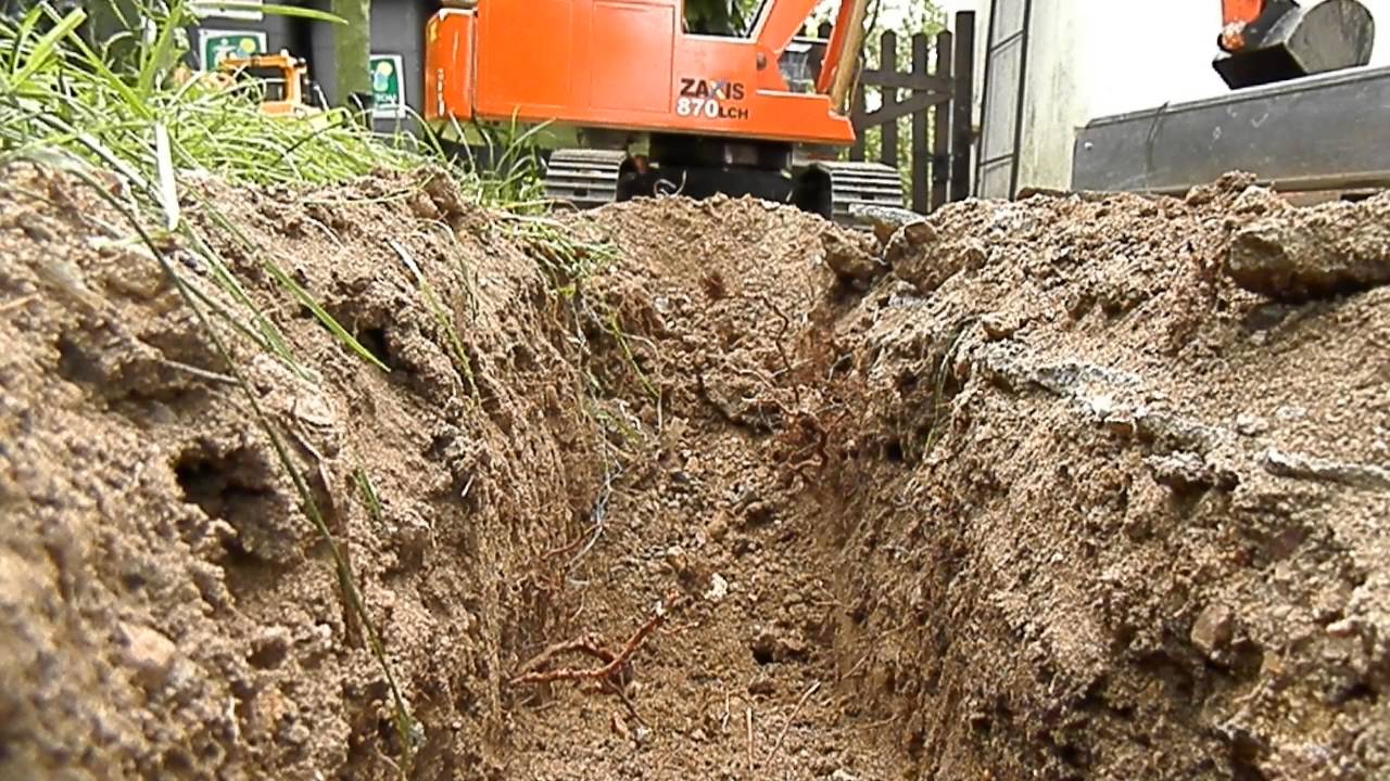 Hitachi zaxis 870 rc bagger - YouTube