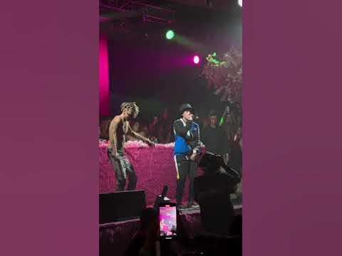 Jere Klein (ft. Marcianeke) - Muñeca (en vivo) - YouTube