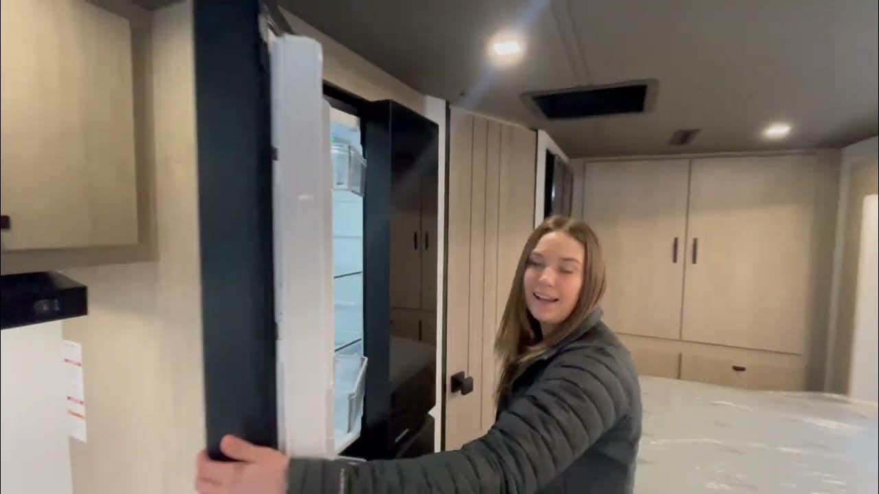 2025 Grand Design Lineage 25FW – Sandy – #24111 - YouTube