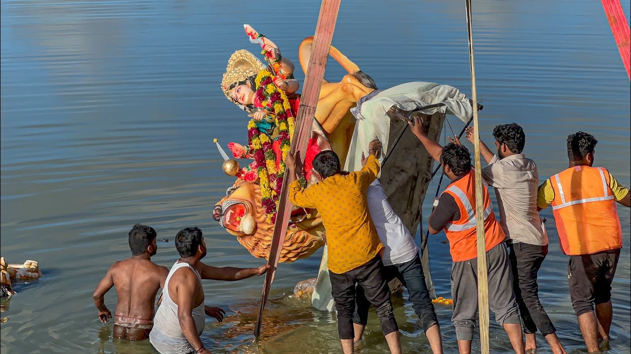 Durga Devi Visarjan 2024 | Tank Bond Durga Mata Nimajjanam | Durga Puja ...