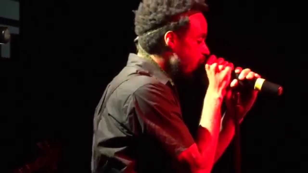 Bilal - Back To Love {Live @Bizz'Art, Paris, 2014-10-29} - YouTube