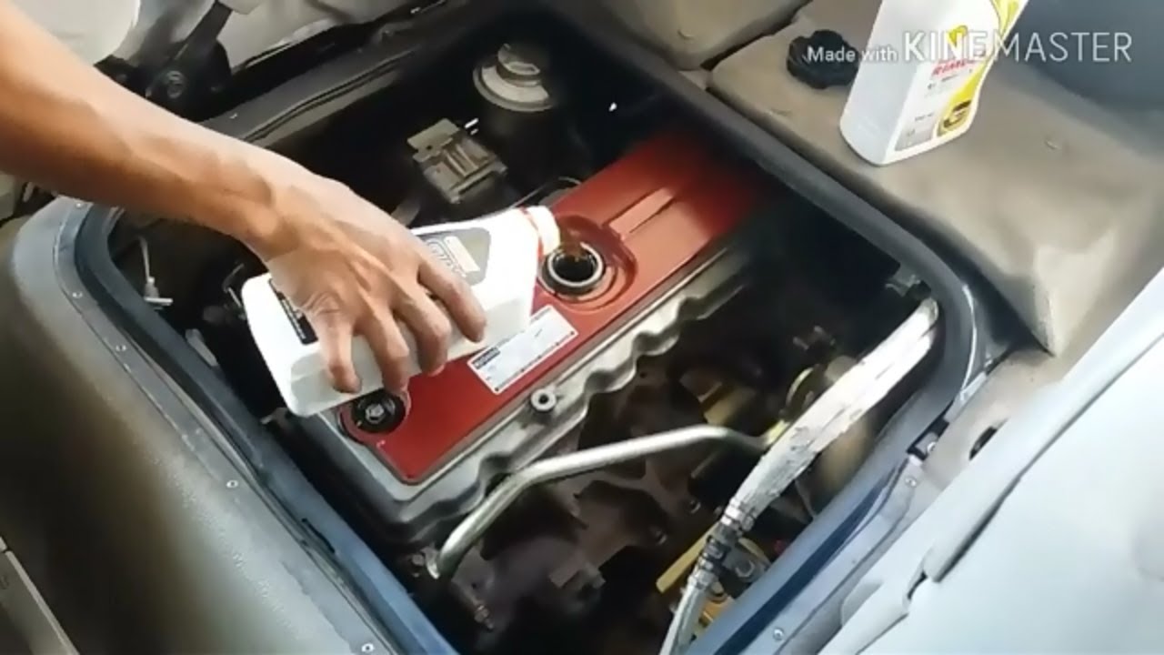 TOYOTA COASTER ENGINE CHANGE OIL (DIY) - YouTube