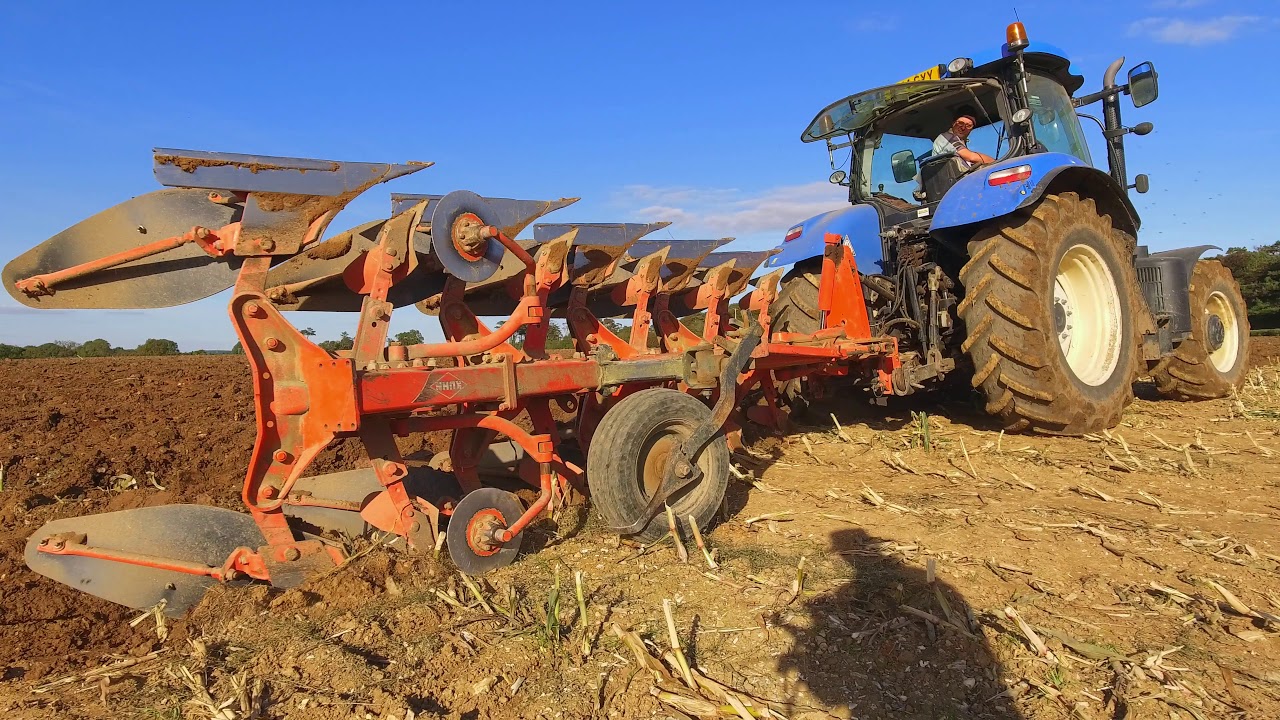 Ploughing in the Maize Stubble on Rousdon Estate - 28 Sept 2018 - YouTube