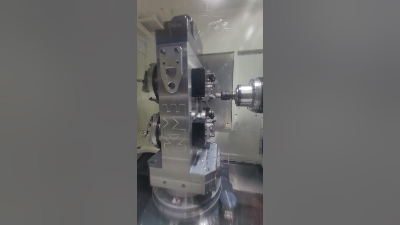 Mori NHX4000 with KME 5 axis trunnion - YouTube