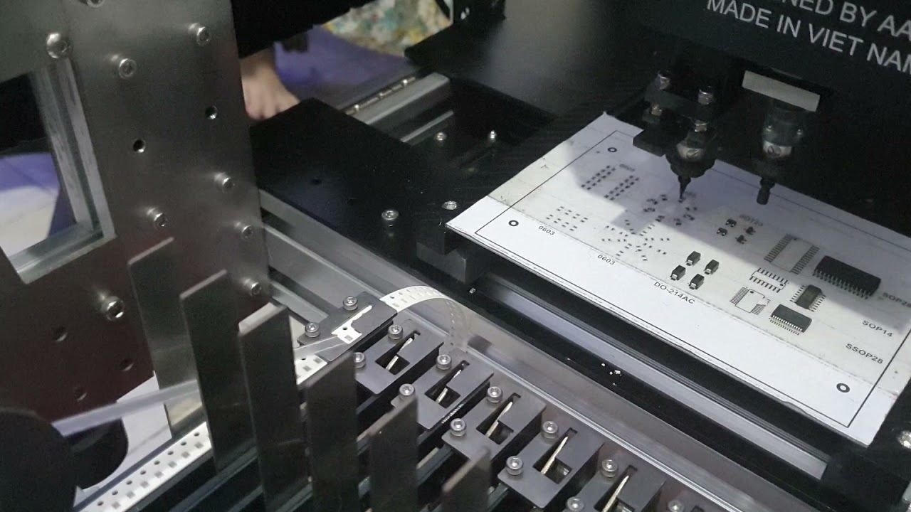 DIY Openpnp - Run test SMT machine with PushPull Feeder - YouTube