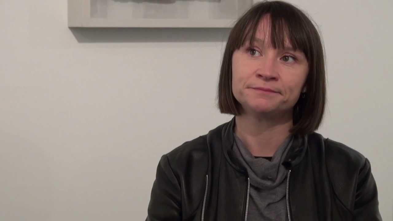 Y Maes - Luned Rhys Parri - YouTube