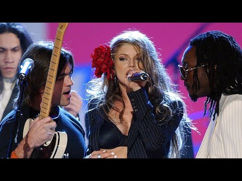 Black Eyed Peas - Latin Girls/La Paga (ft. Juanes) (Live at Latin Grammy) (HD)