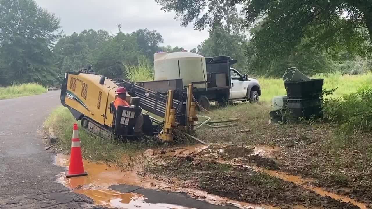 Crews work to bring internet access to rural parts of East Texas - YouTube