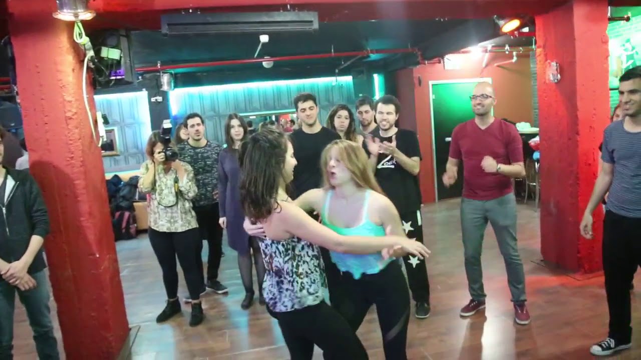 Two Girls Dance Bachata(Bachata Circle) - YouTube