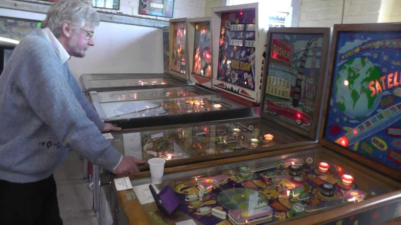 Gusher Pinball Machine by Williams (1944) - YouTube