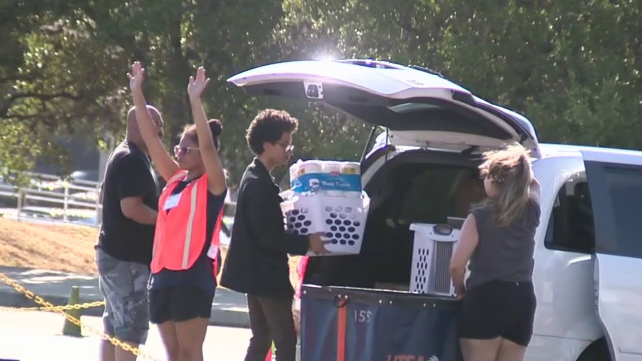 UTSA is hosting Howdy Rowdy Bash on Friday at Fiesta Texas - YouTube
