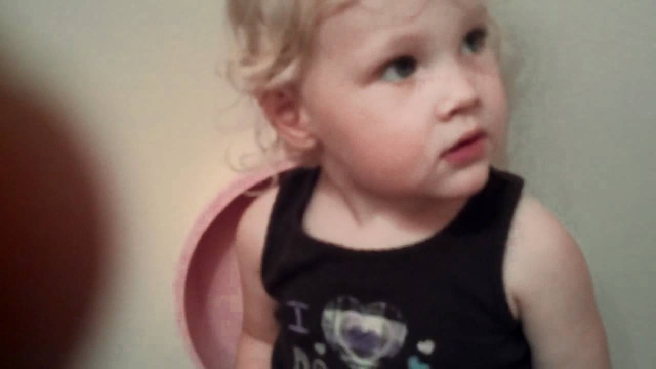 Molly n da potty 6 19 2012 - YouTube