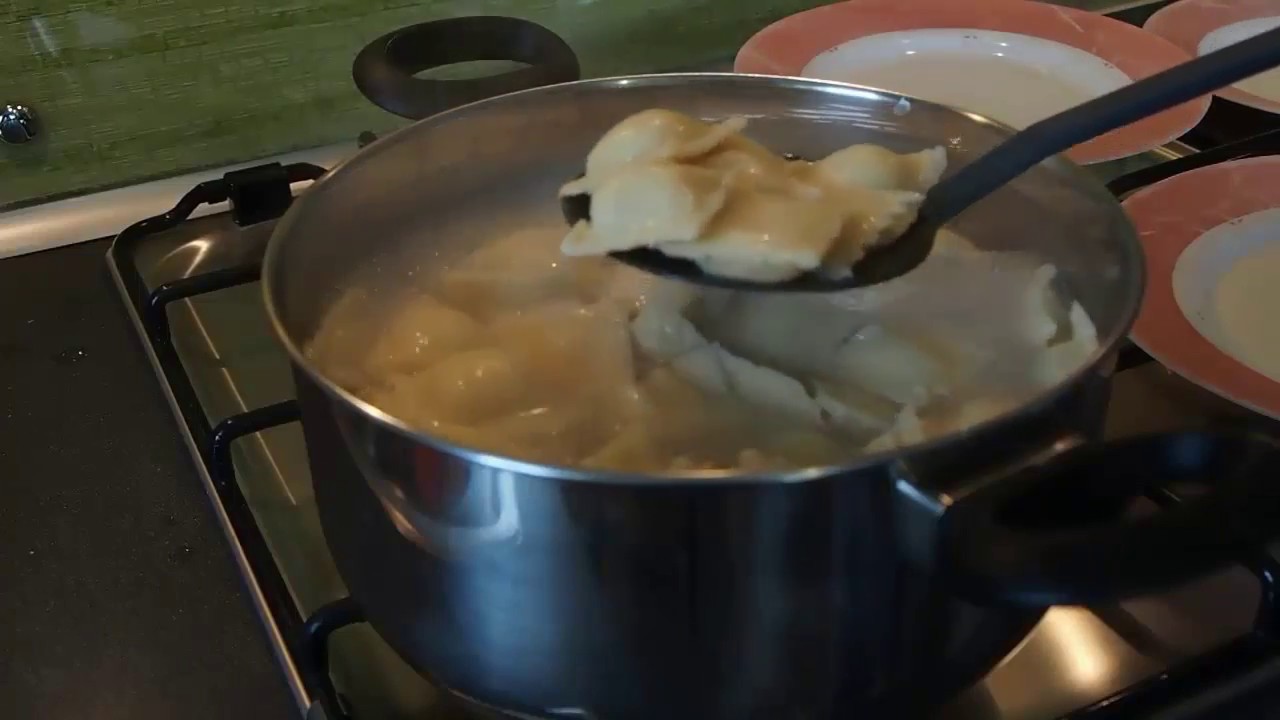 How To Cook Ravioli - Tips And Hints For Cooking Homemade Ravioli - YouTube