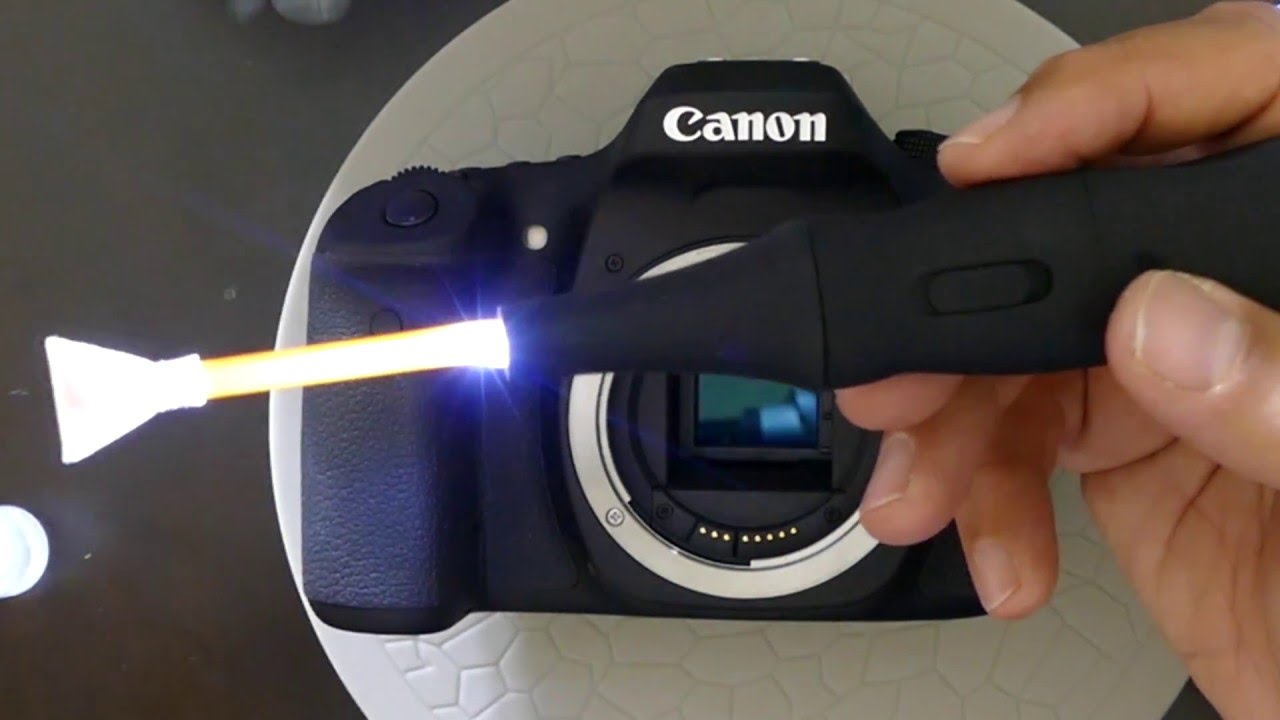 Removing stain from sensor of Canon 80D by using Arctic Beez pulsating ...