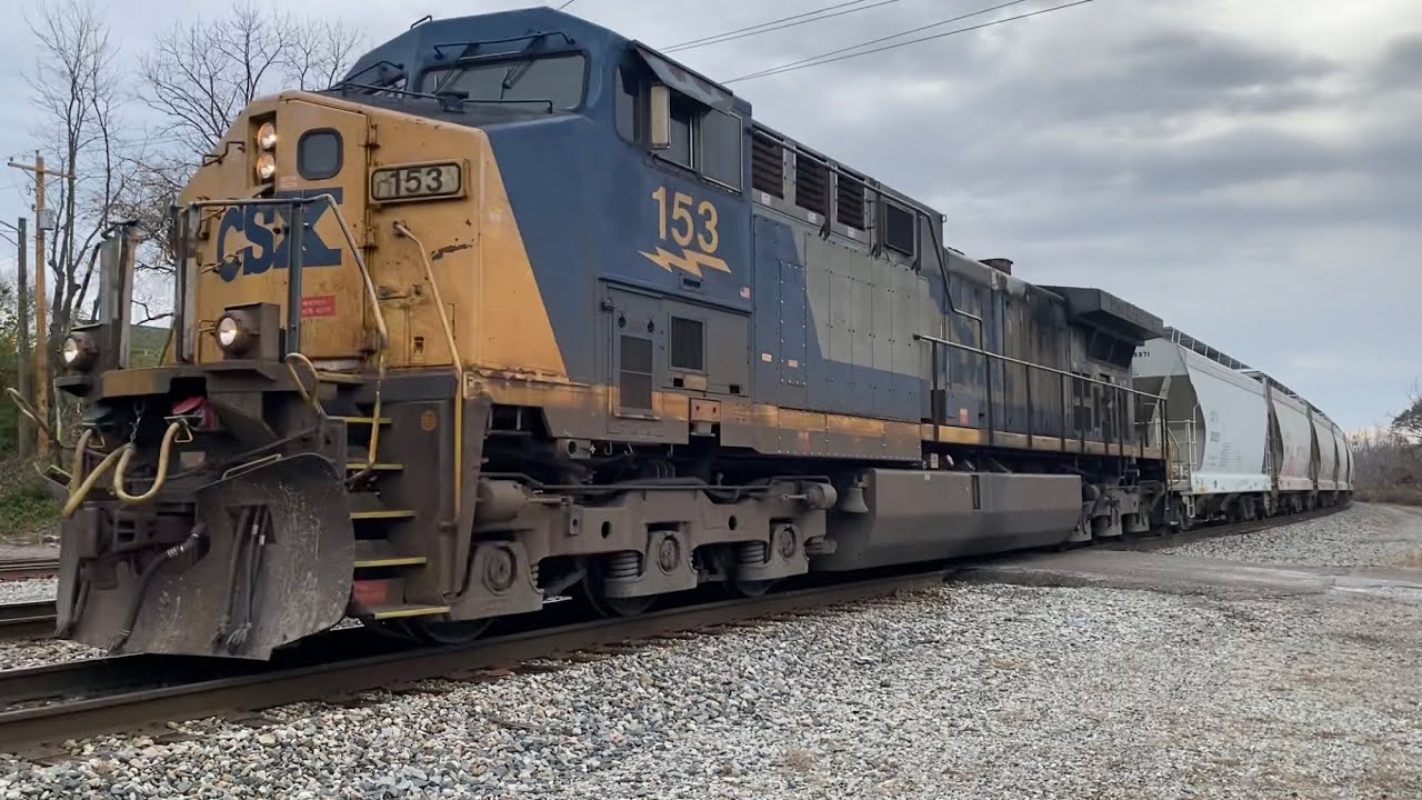 CSX 153 (GE AC44CW) Northbound Aggregates - YouTube