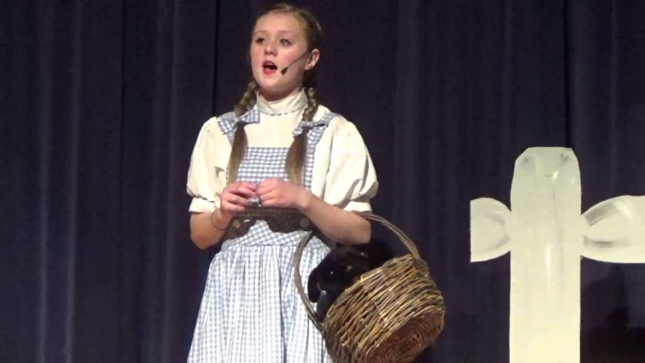 Wizard of Oz, Middle school play part 1 - YouTube